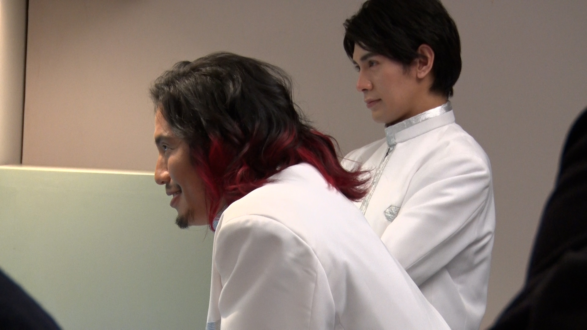 『仮面ライダーアウトサイダーズep．2 滅びの予兆とデザストの覚醒』 明日（4月23日[日]）10時よりTTFCで「メイキング＃1」配信開始！ 仮面ライダーデザスト変身シーンほか、本作ならでは ...